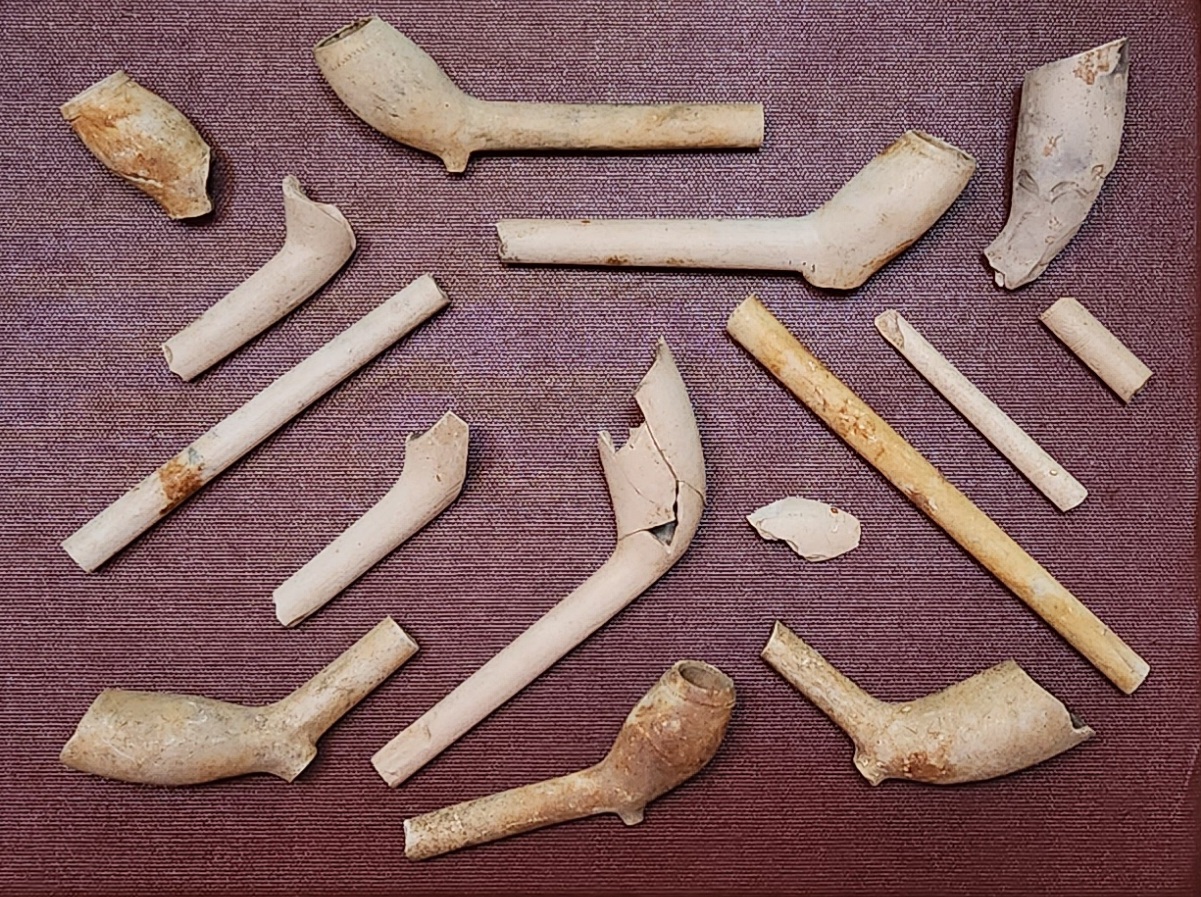 Dating Colonial Pipes and Pipestems | Todd's Archives